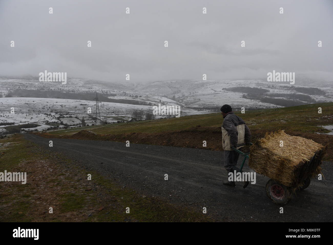 Man Pulling Hand Cart In Stock Photos & Man Pulling Hand Cart In Stock ...