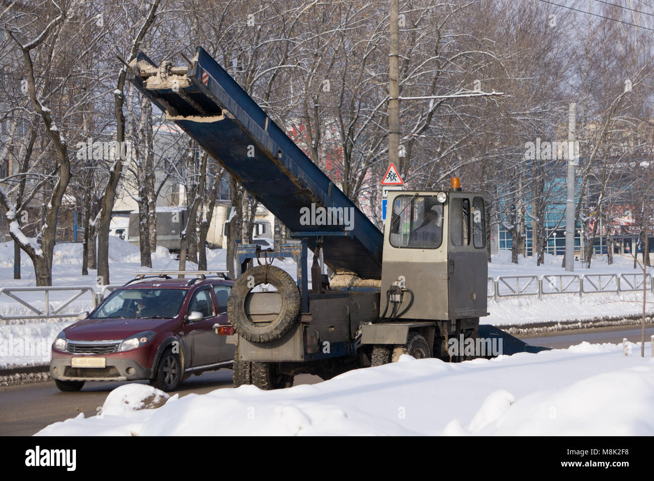 Machine that cleans streets hi-res stock photography and images - Alamy