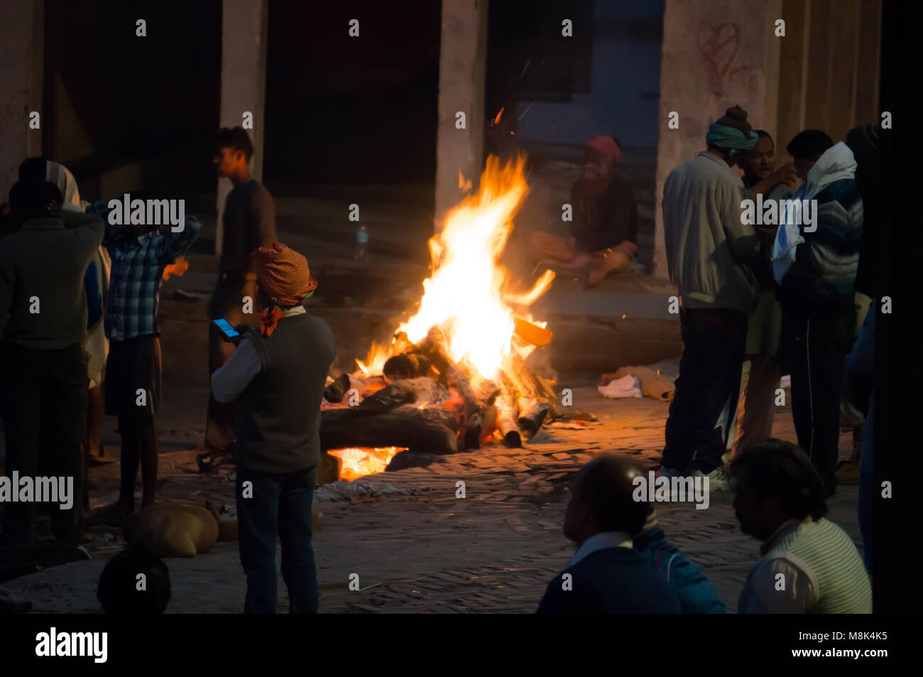 Indian burning funeral pyre hi-res stock photography and images - Alamy