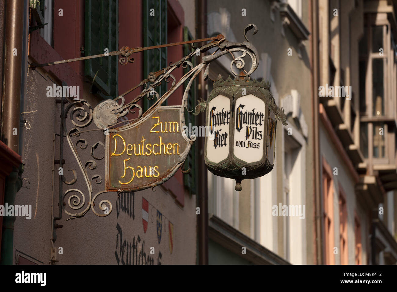 German pub hi-res stock photography and images - Alamy