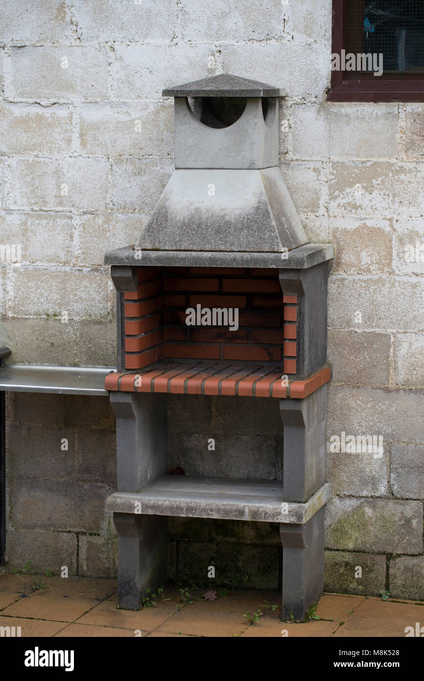 Barbecue Chimney Stock Photos & Barbecue Chimney Stock Images - Alamy