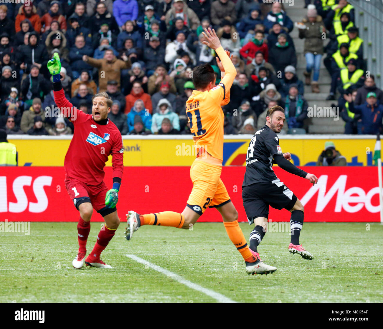 Handball torwart hi-res stock photography and images - Alamy