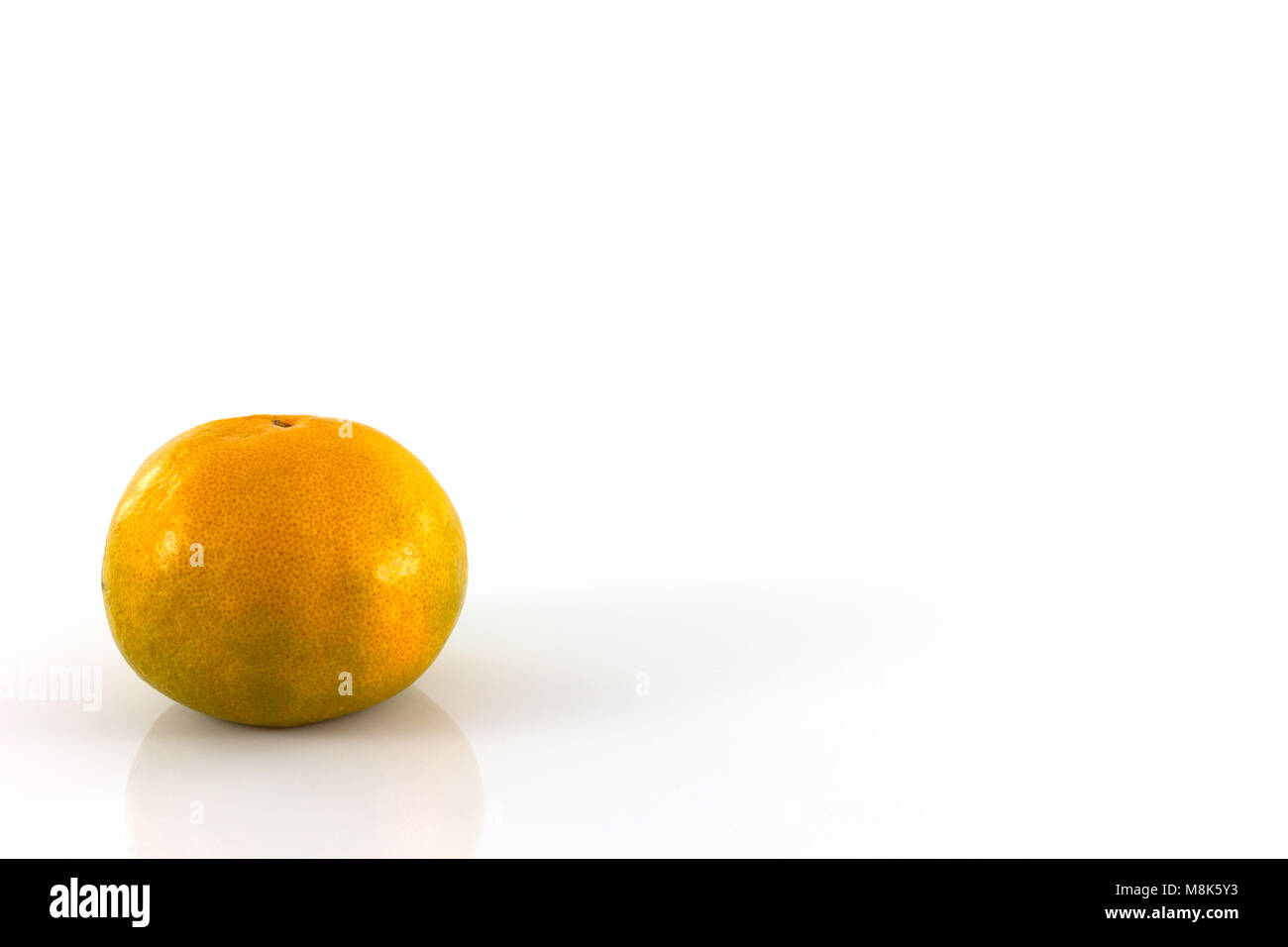 Orange isolate in white background Stock Photo - Alamy