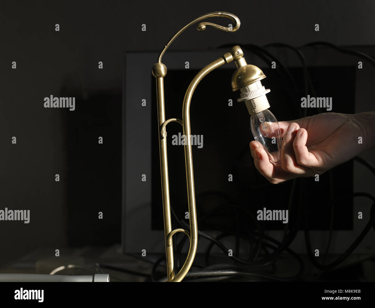 Insert bulb hi-res stock photography and images - Alamy