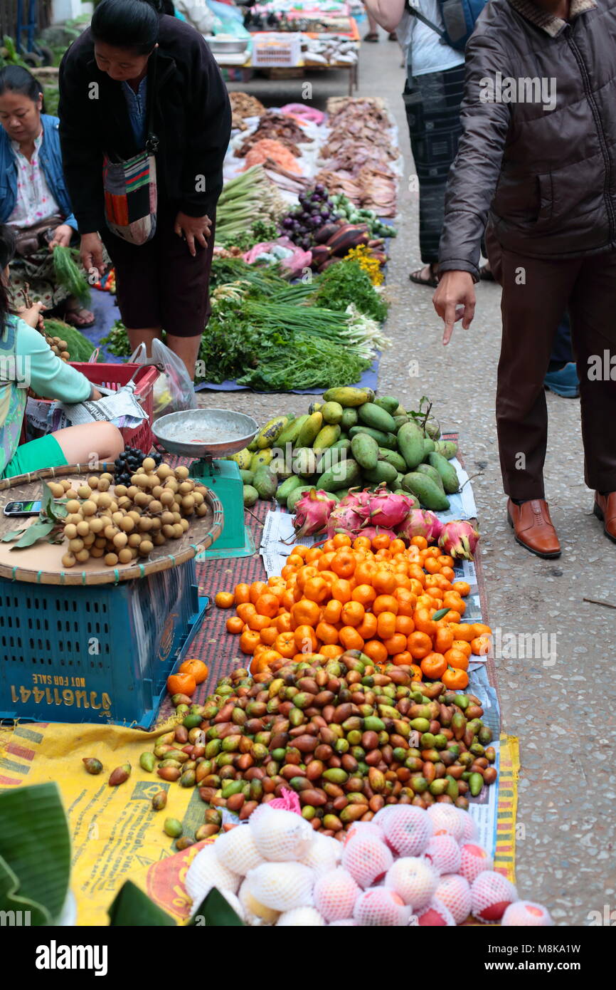 Street market, Louangphrabang, Laos Stock Photo - Alamy