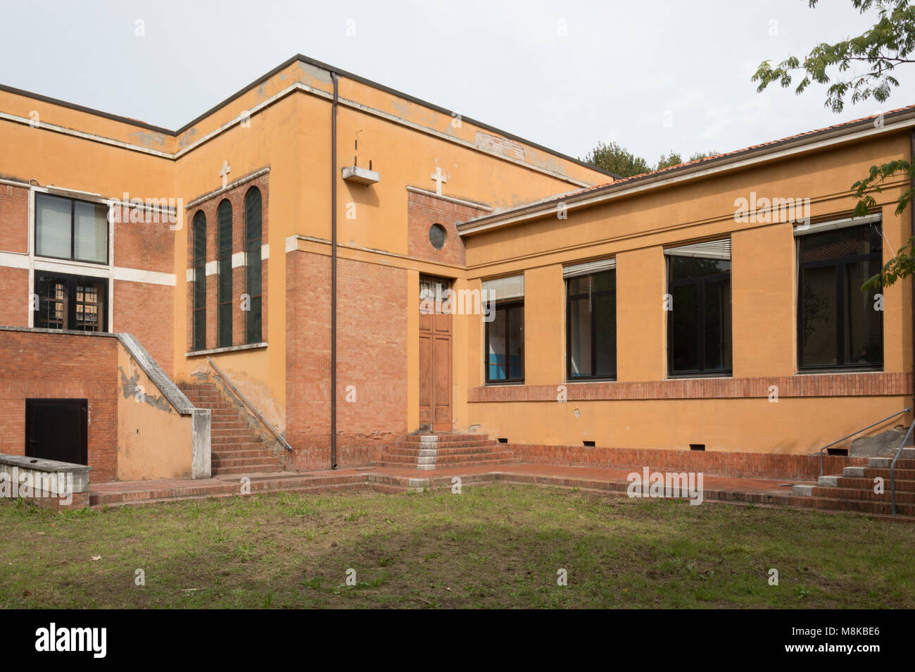 Old vintage building hi-res stock photography and images - Alamy