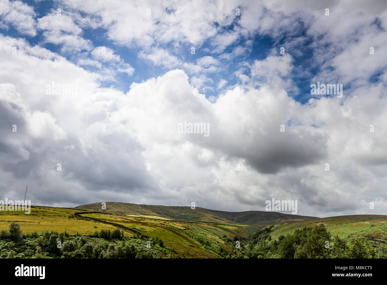Beautiful fluffy clouds sit hi-res stock photography and images - Alamy
