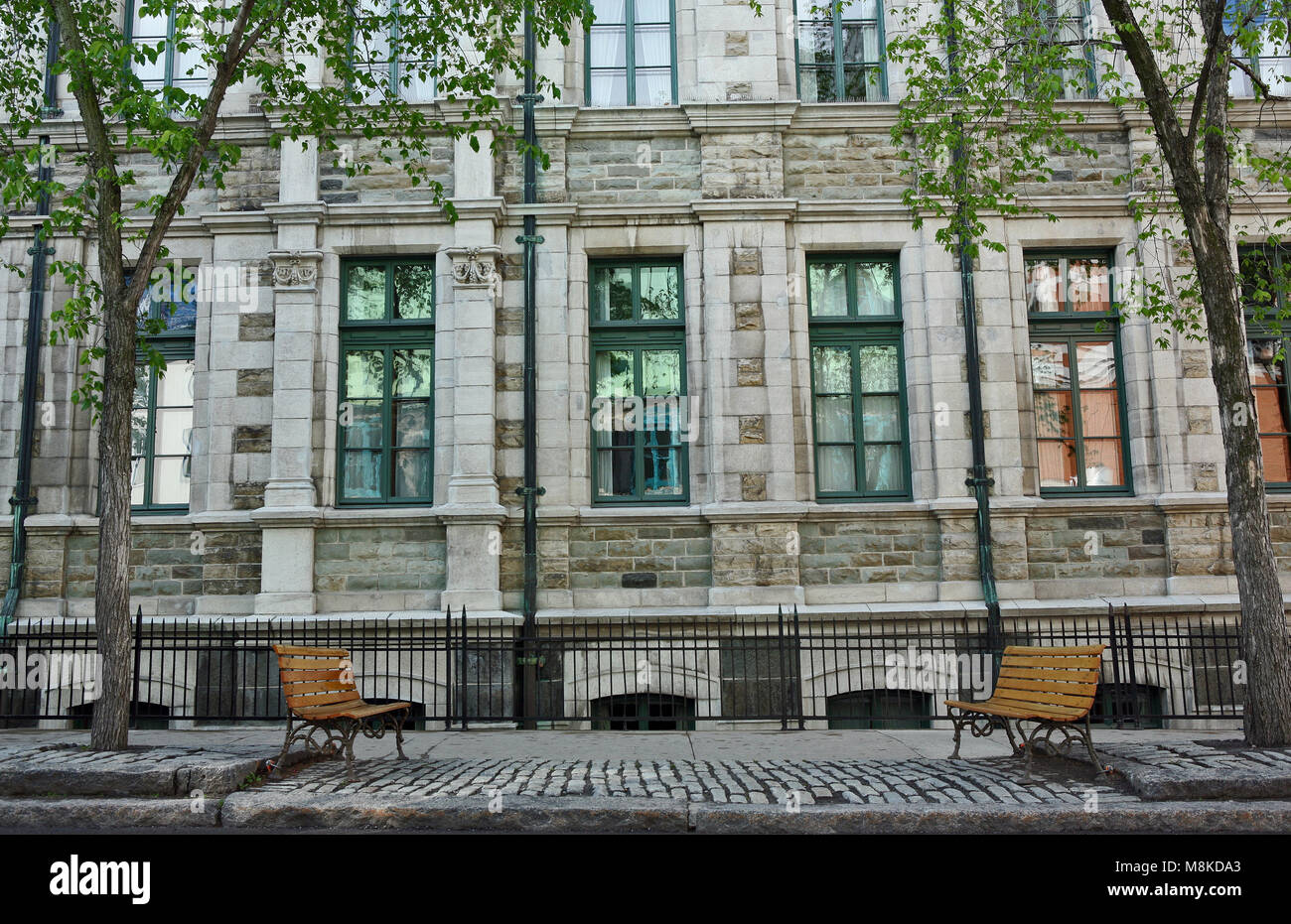 Downtown sidewalk bench hi-res stock photography and images - Alamy