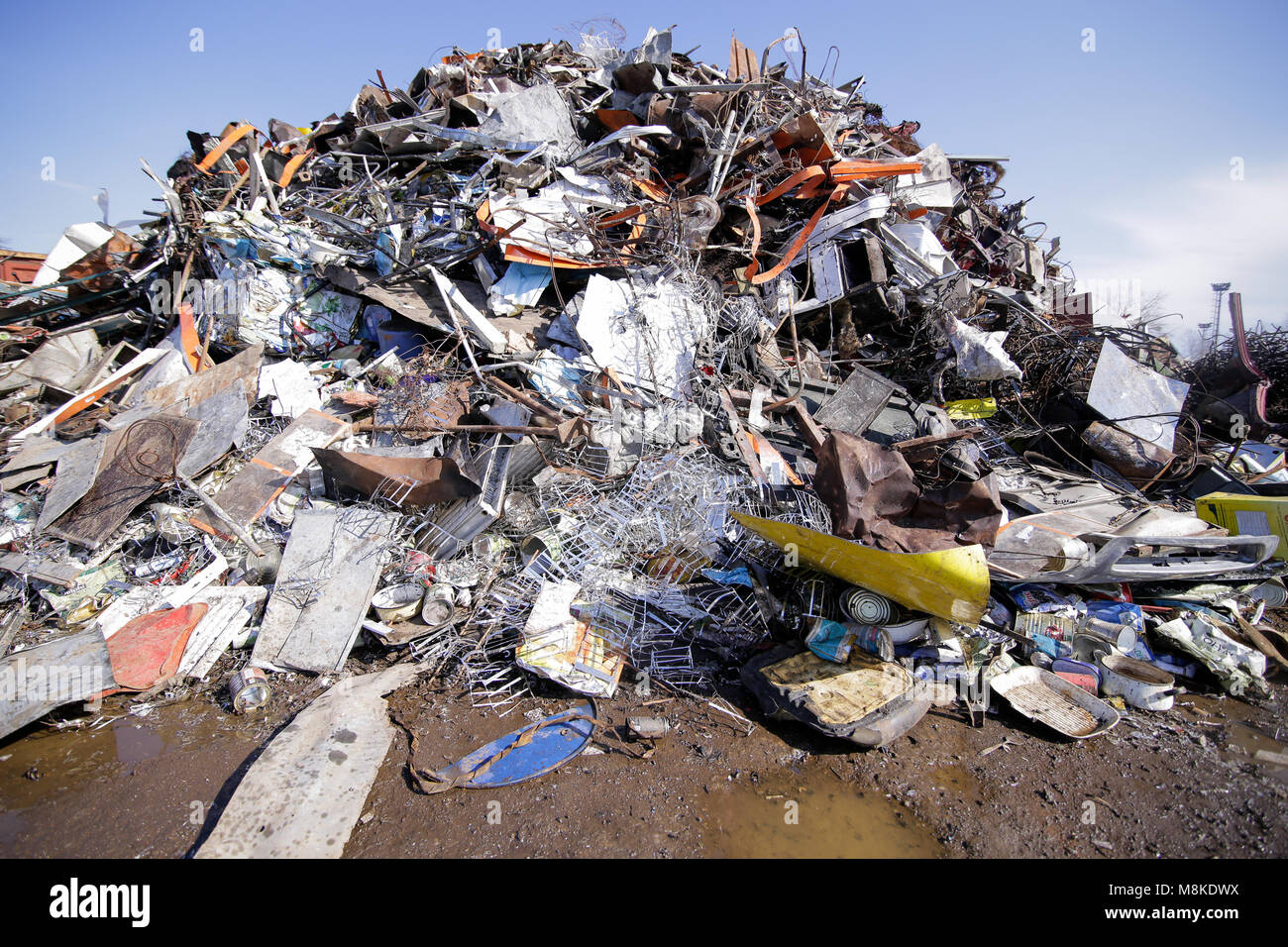 Scrapheap hi-res stock photography and images - Alamy