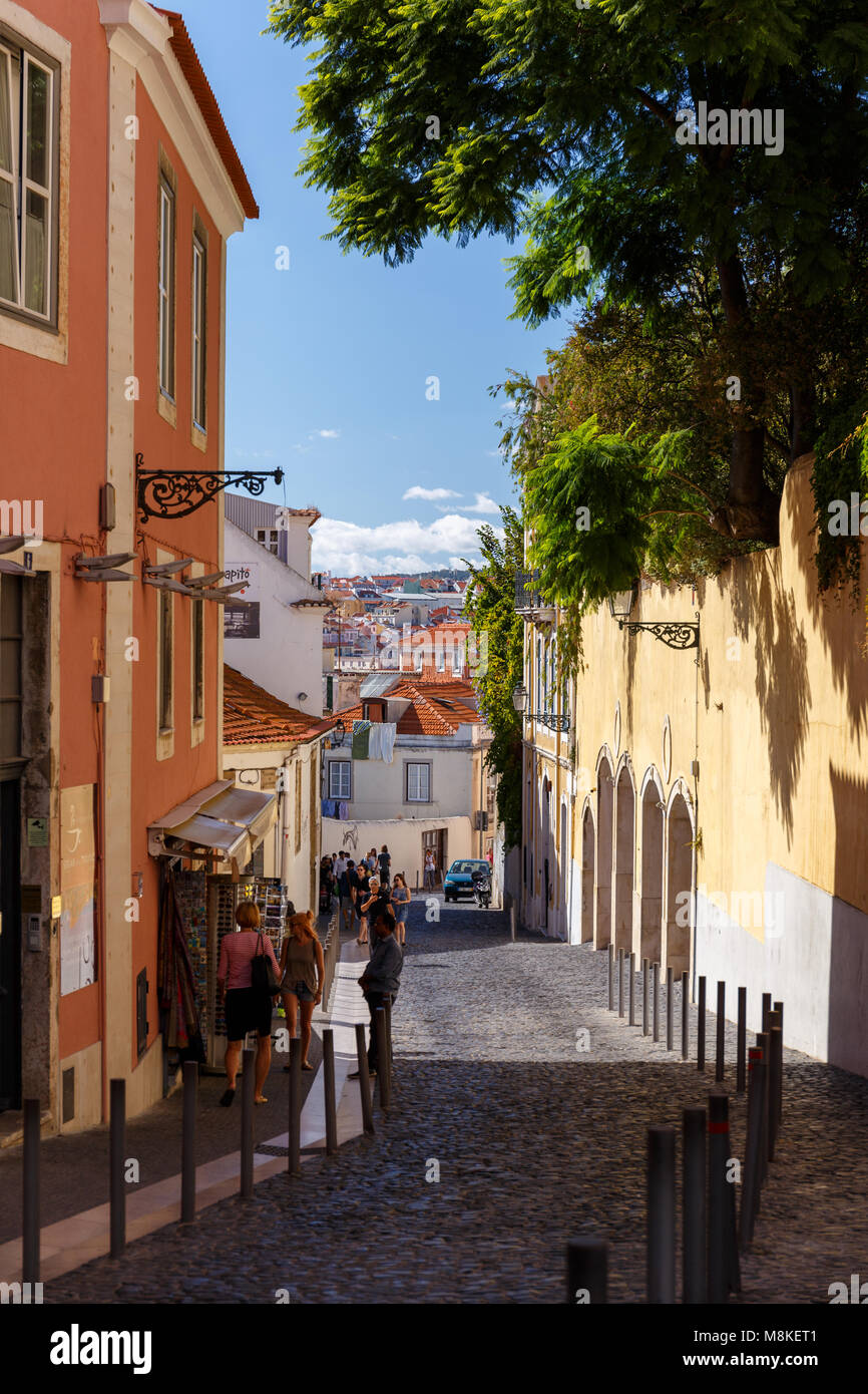 Portugal lisbon street scenes hi-res stock photography and images - Alamy