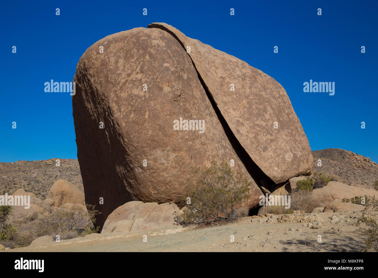 Split Rock , Joshua Tree National Park, California, USA Stock Photo - Alamy