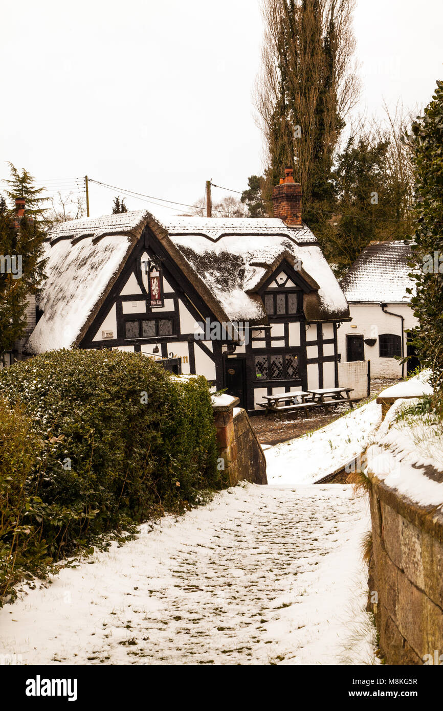 Medieval snow covered houses winter hi-res stock photography and images ...
