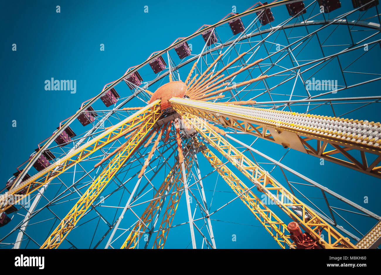 Spin ride ferris wheel midway hi-res stock photography and images - Alamy