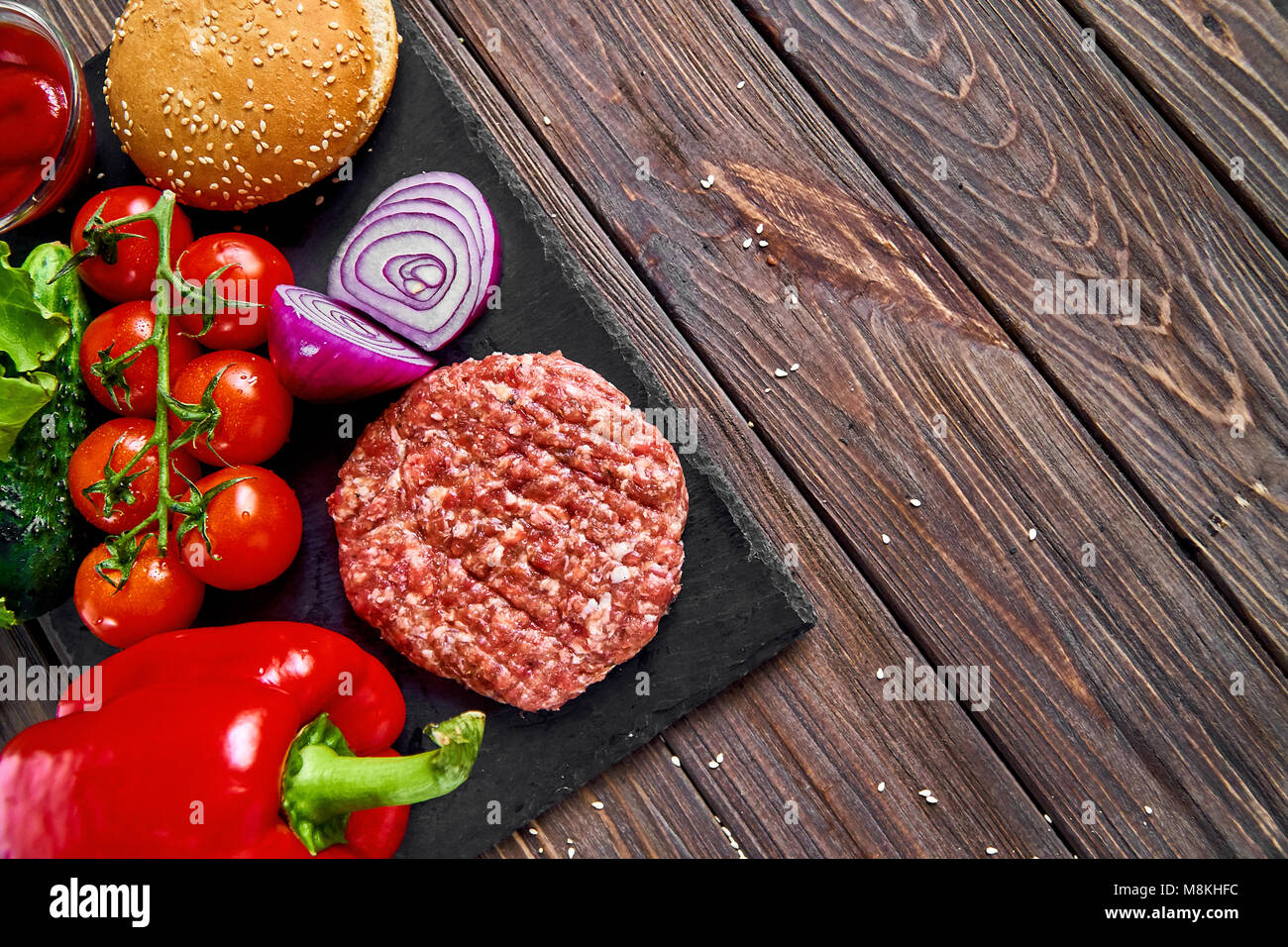 Preparation of burger Stock Photo - Alamy