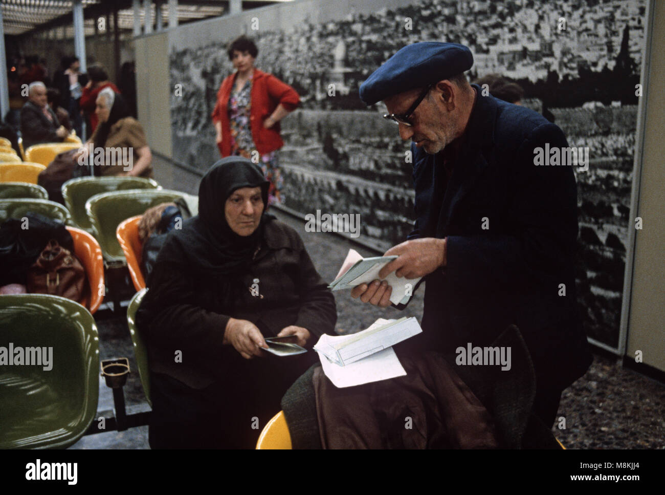 Georgian Jews arriving at Tel Aviv airport, Israel - 1980 Stock Photo ...