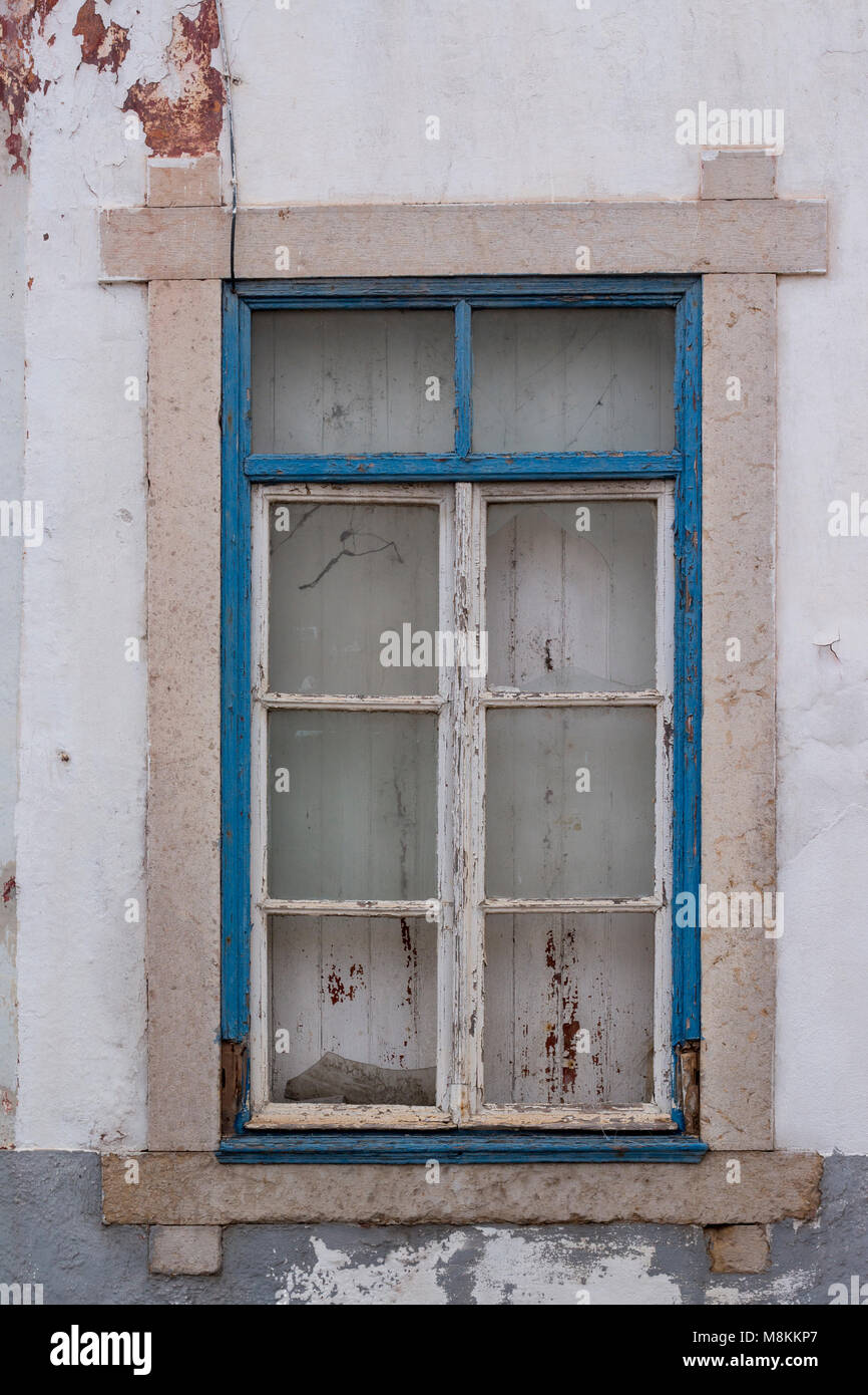 Typical windows of Portuguese architecture in buildings Stock Photo - Alamy