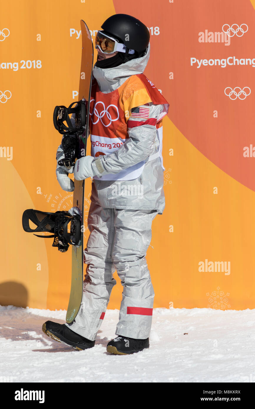 Kelly Clark (USA) competing in the Snowboard Ladies Halfpipe finals at ...