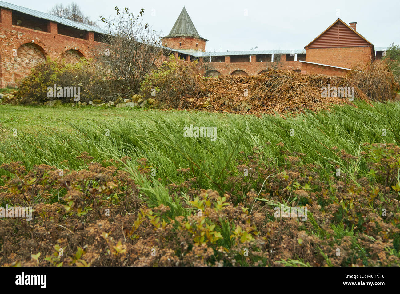 Protective brick wall of the Zaraisk Kremlin Stock Photo - Alamy