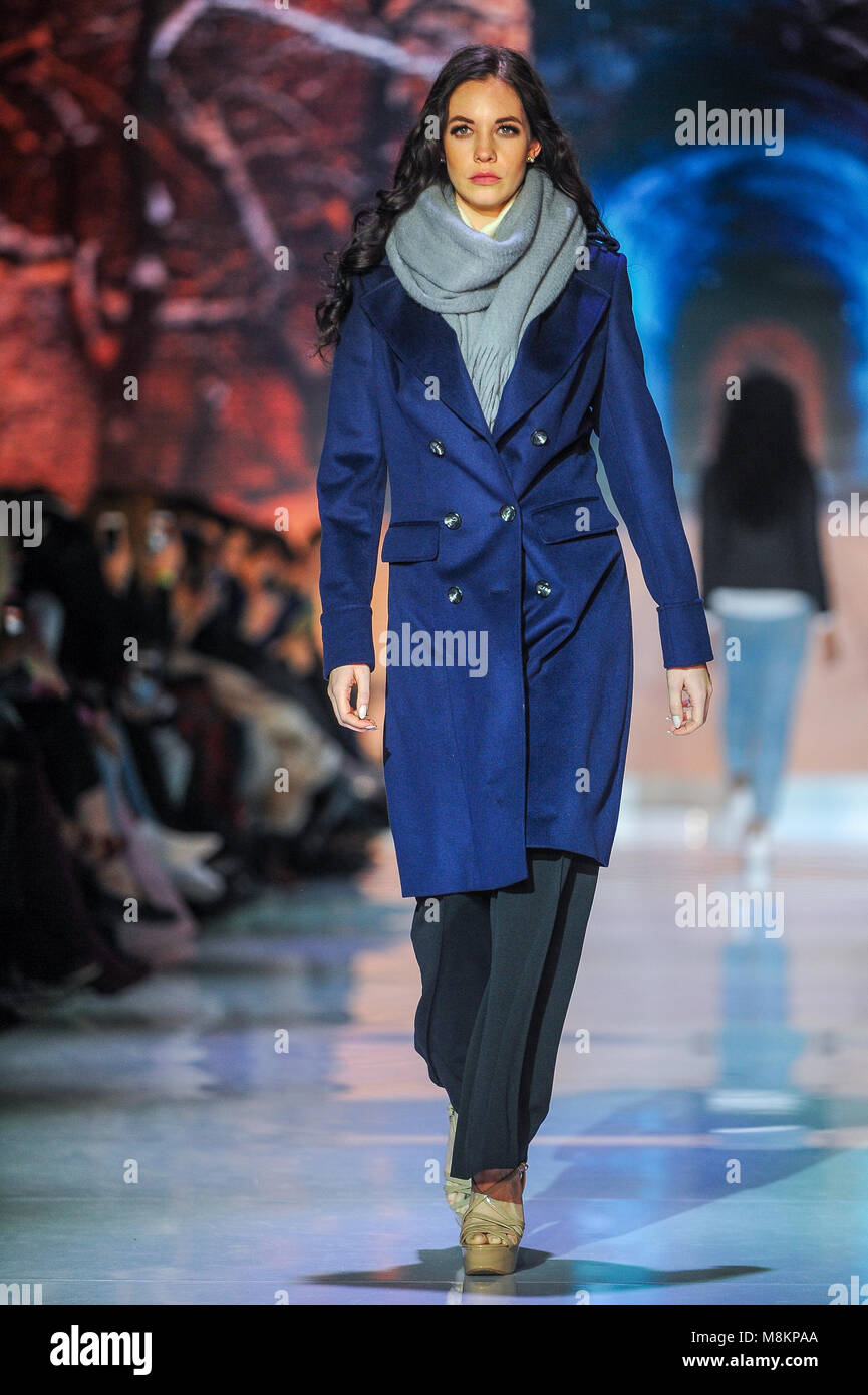 Fashion models represent new Fall/Winter 2018 ZANE BARLAS collection ...