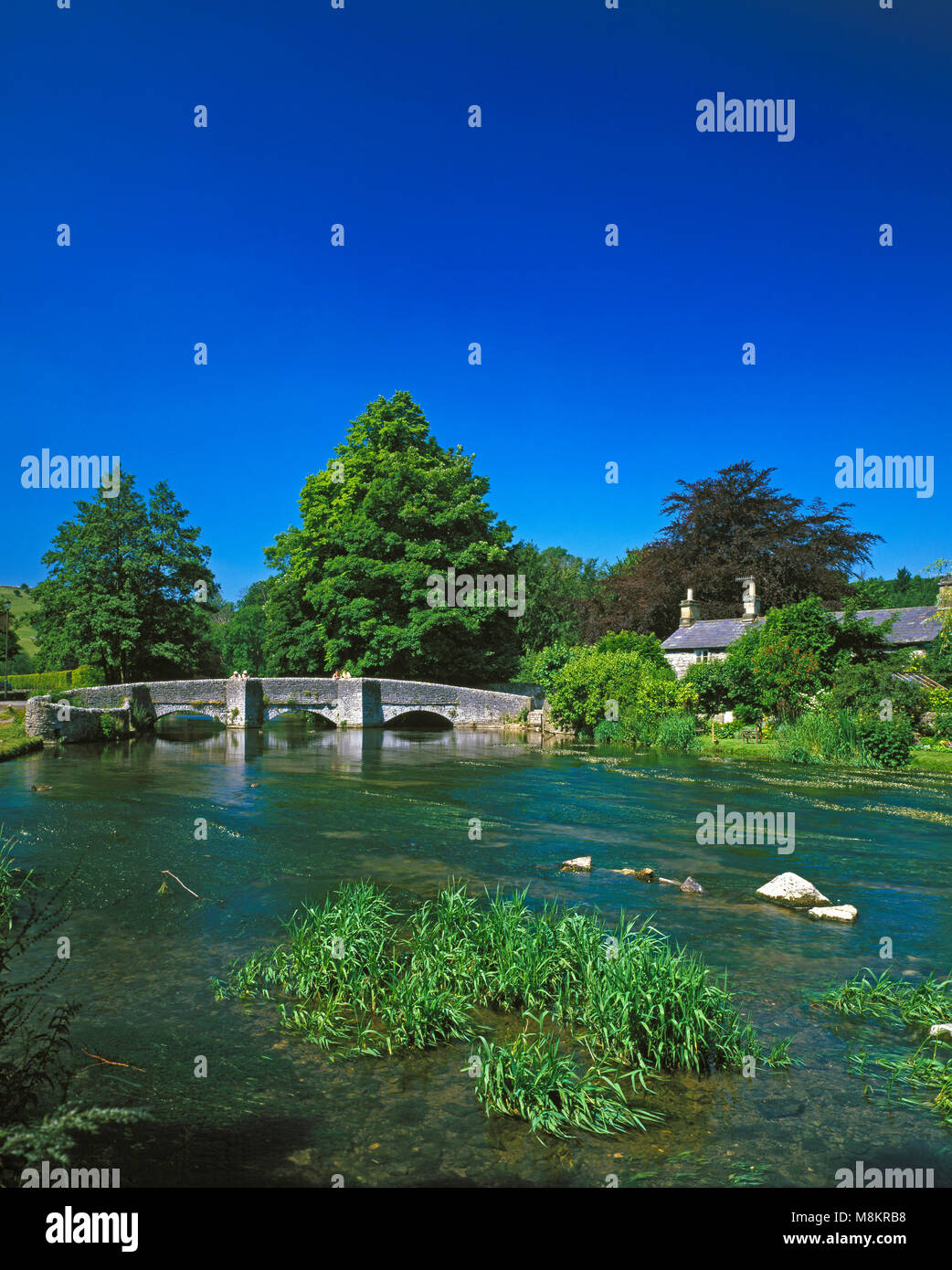 Sheepwash bridge peak district village uk hi-res stock photography and ...
