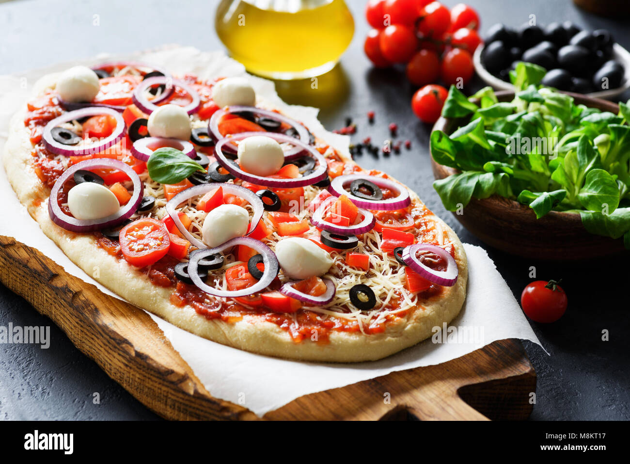 Pizza before oven hi-res stock photography and images - Alamy