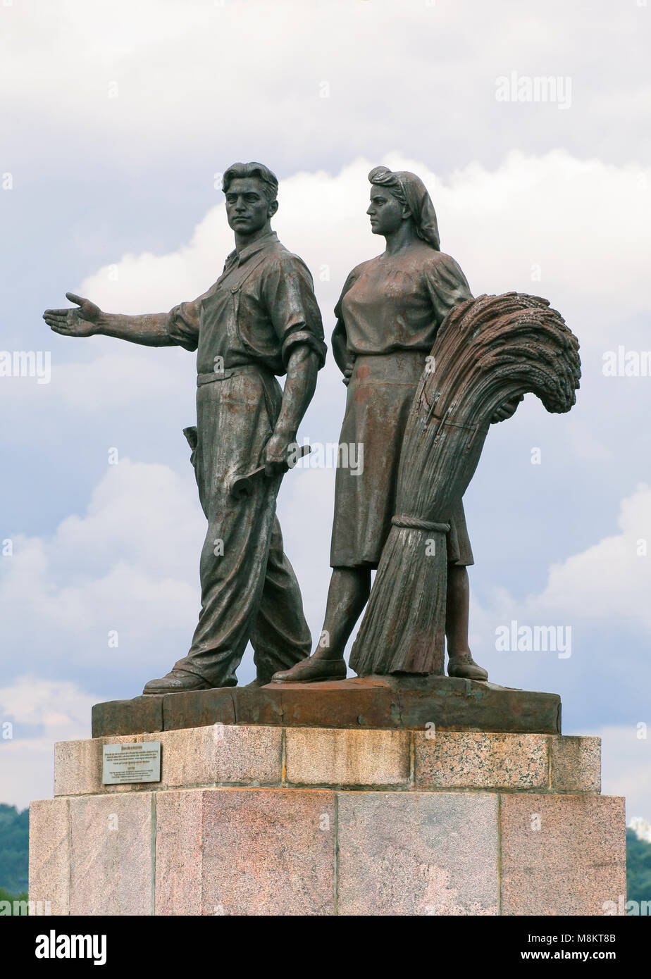 Sculptures on the Green bridge in Vilnius Stock Photo - Alamy