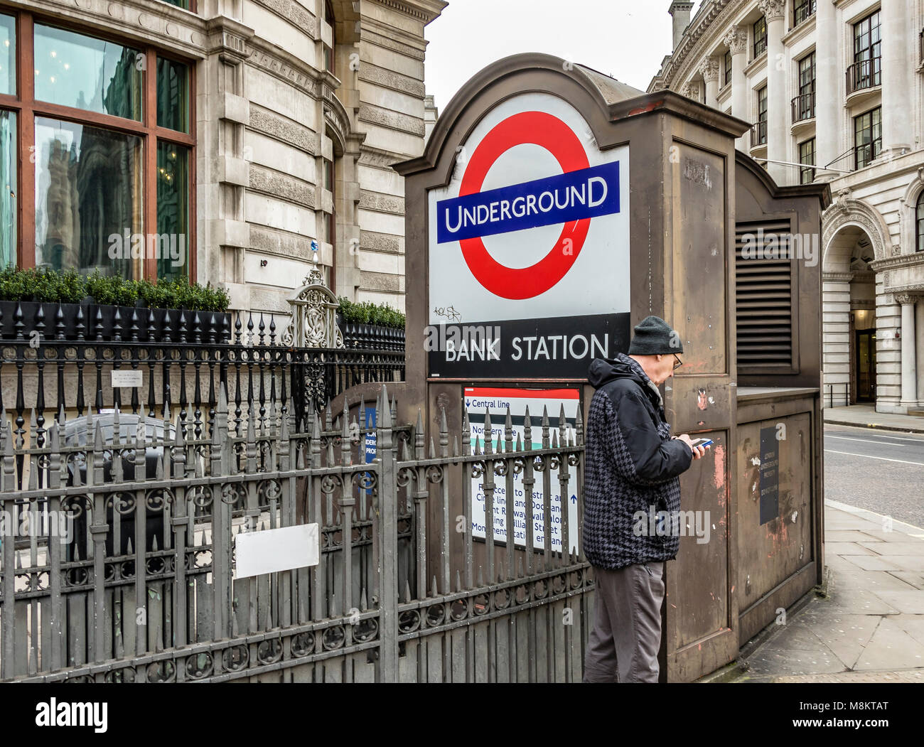 Bank underground tube station in hi-res stock photography and images ...