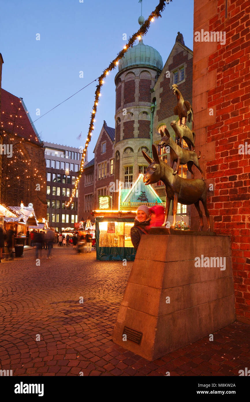 Bremer stadtmusikanten town musicians sculpture hi-res stock ...
