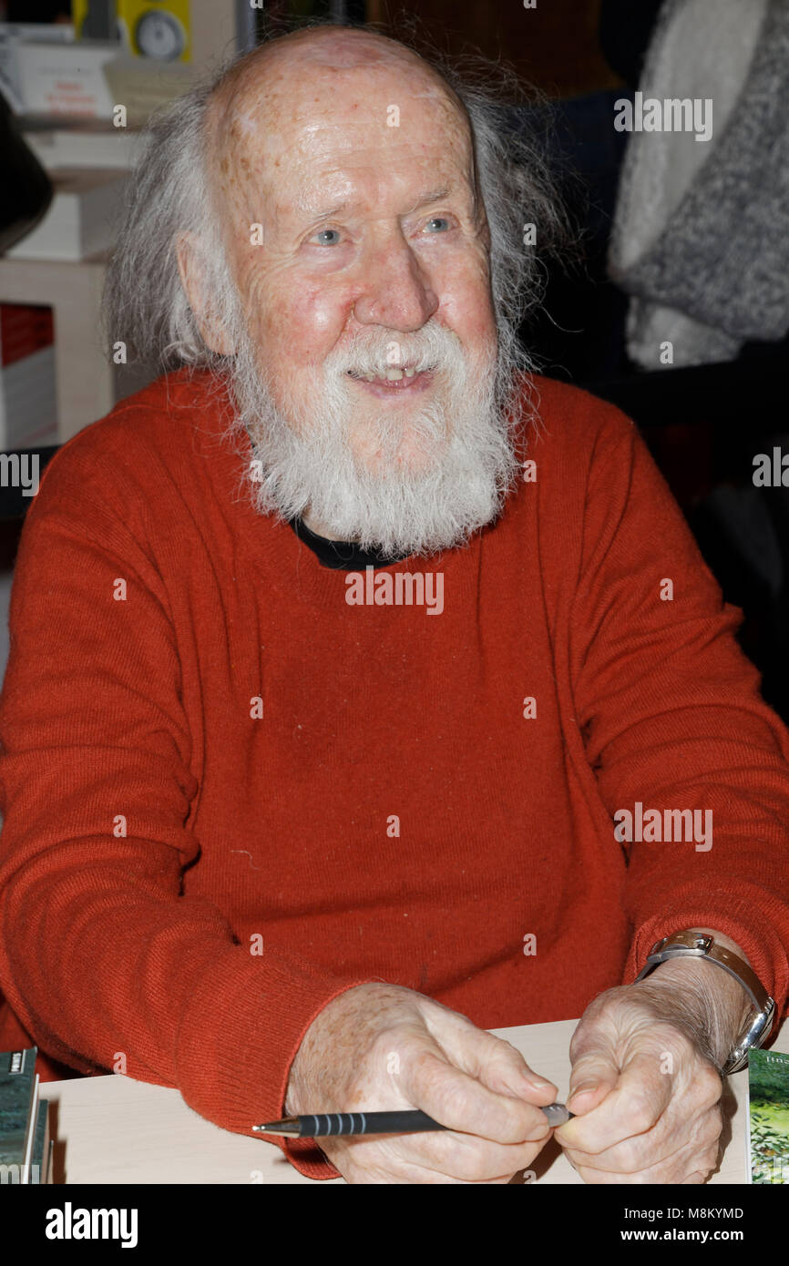 Paris, France. 17th March 2018. Hubert Reeves in dedication at the book ...