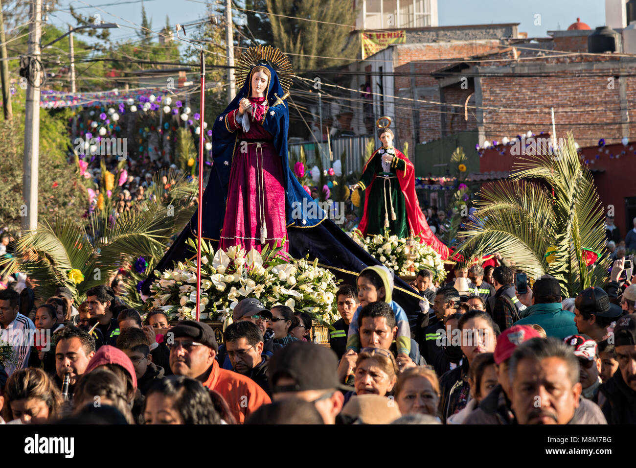 18 column hi-res stock photography and images - Alamy