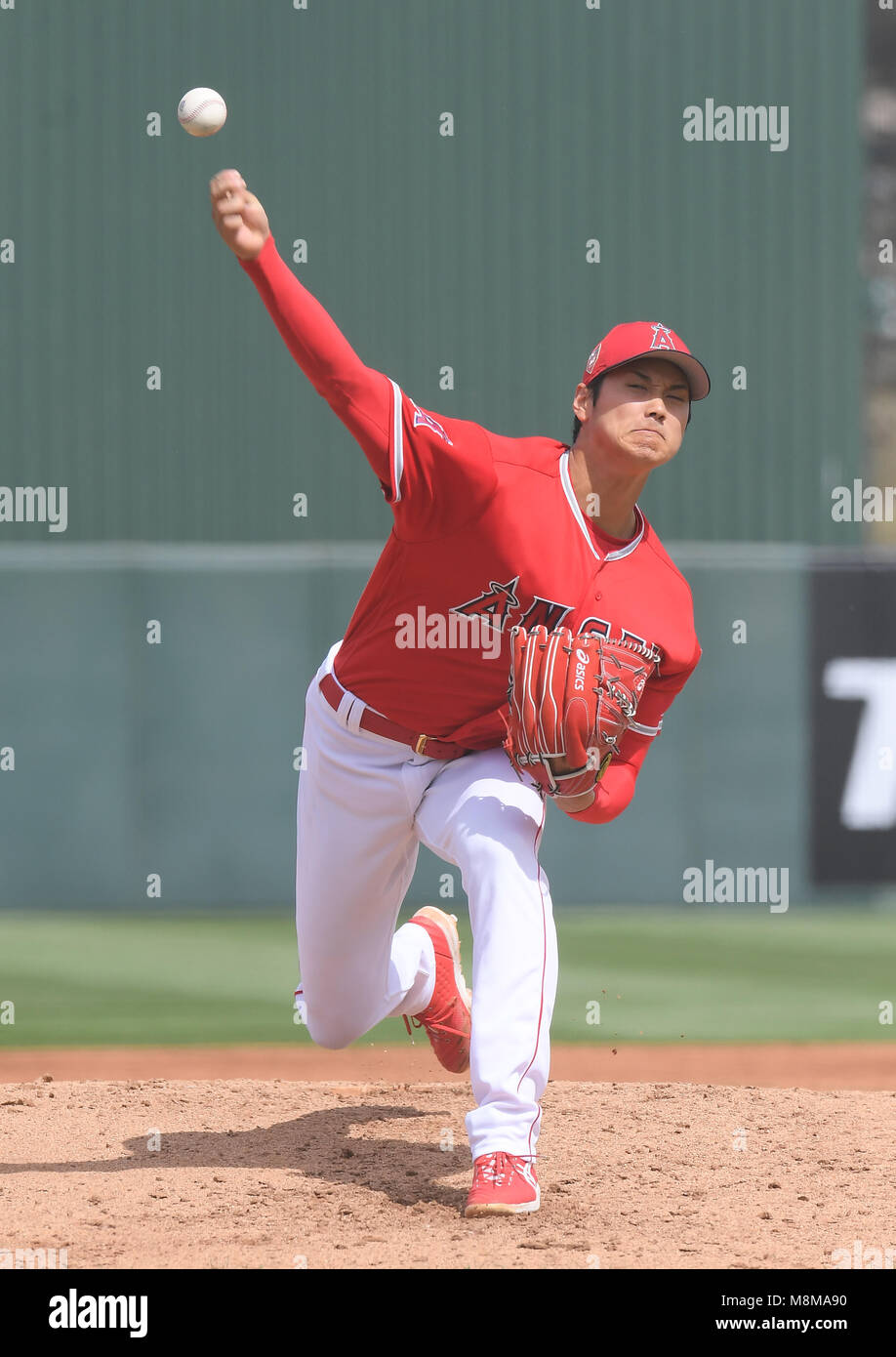 Shohei ohtani pitches hi-res stock photography and images - Alamy