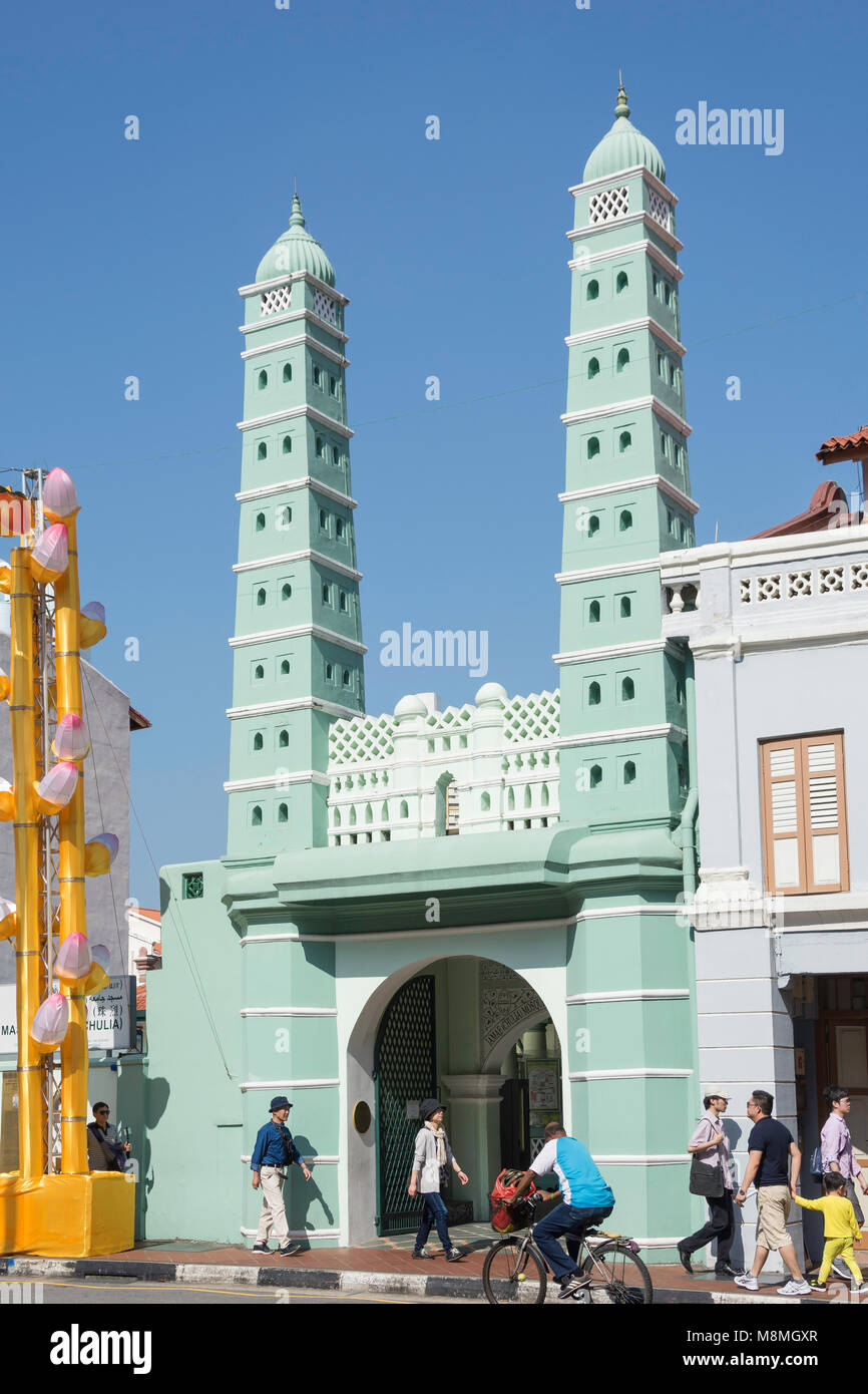 Entrance to Masjid Jamae (Chulia) mosque, South Bridge Road, Chinatown ...