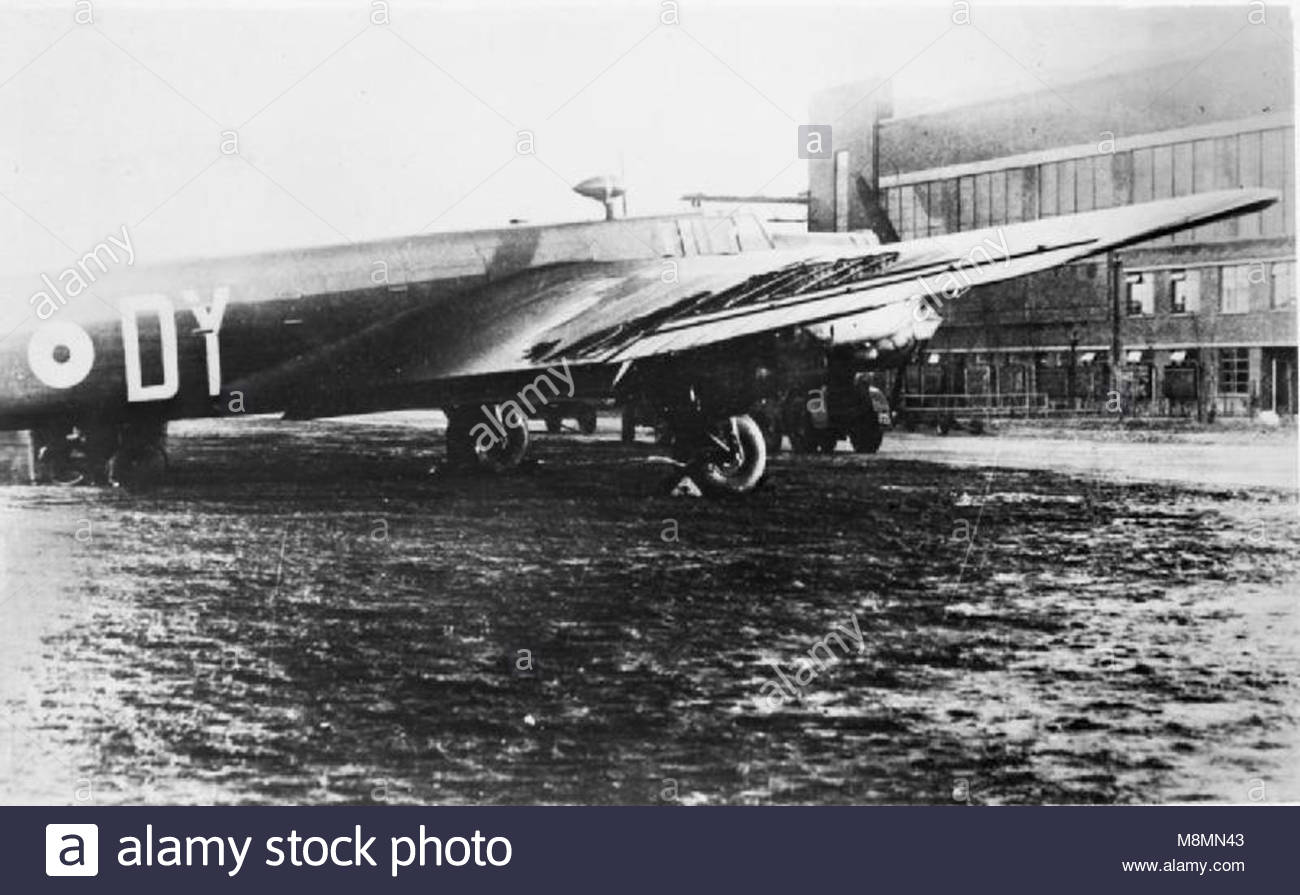Armstrong Whitworth Whitley Bomber Stock Photos & Armstrong Whitworth ...