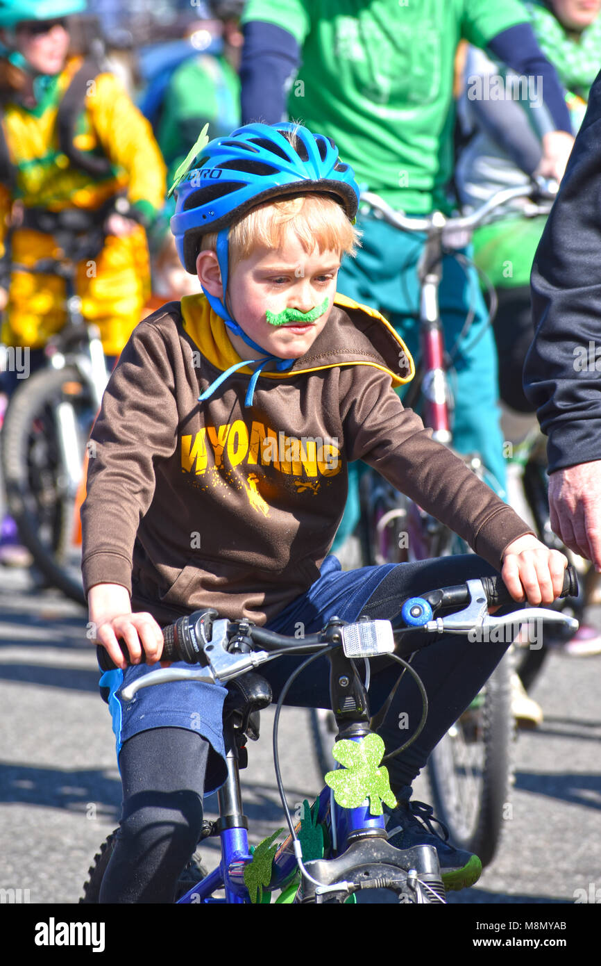 Blonde riding a bike hi-res stock photography and images - Alamy