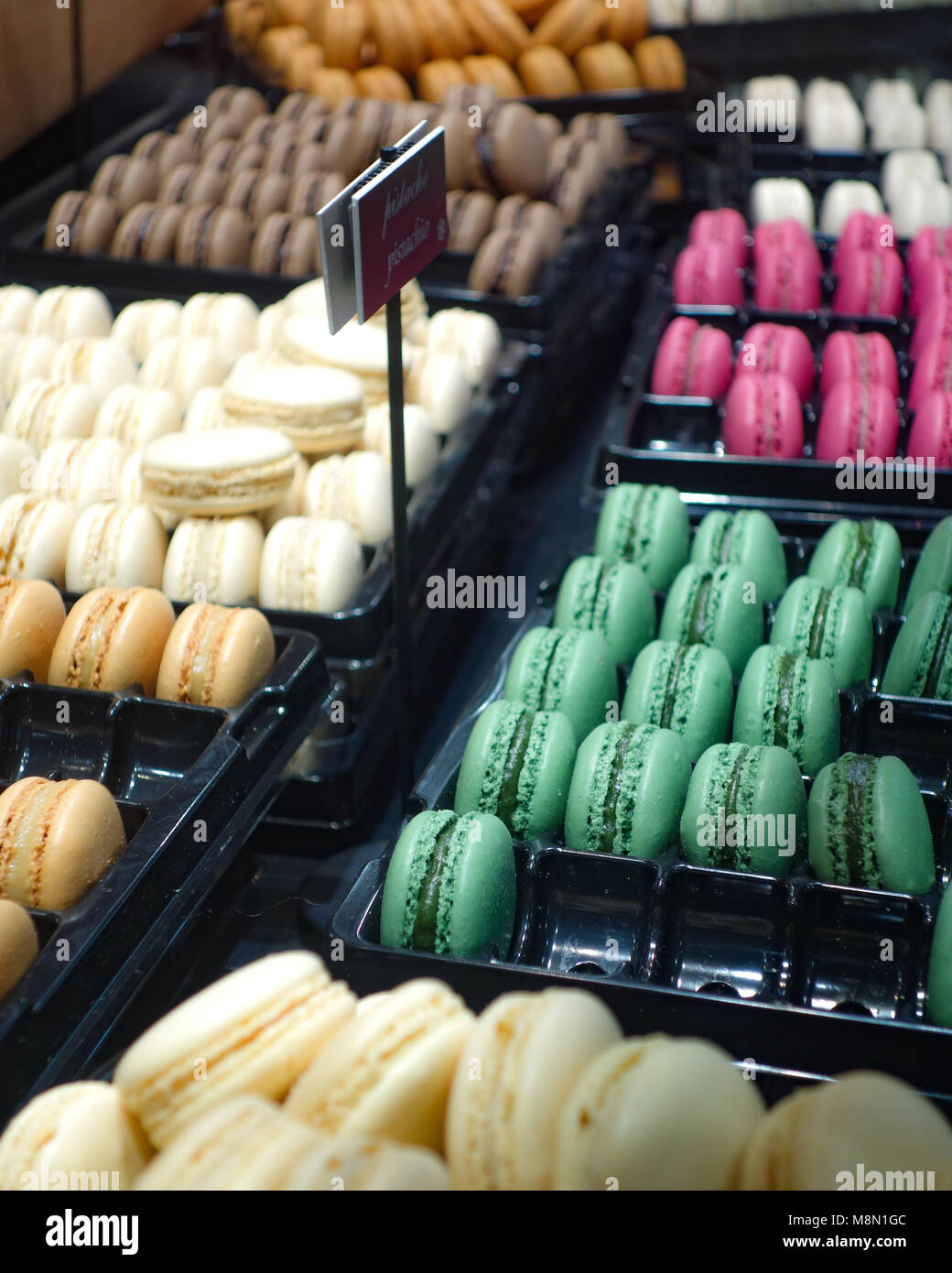 Jan 2, 2018 - Macaroons on display in a patisserie in Paris, France ...
