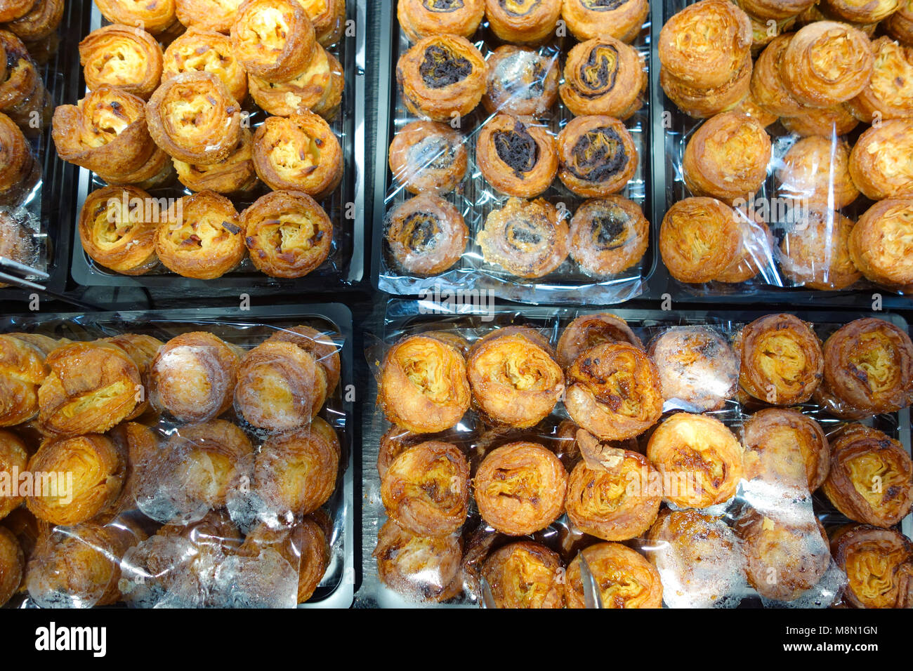 French pastries in patisserie paris hi-res stock photography and images ...