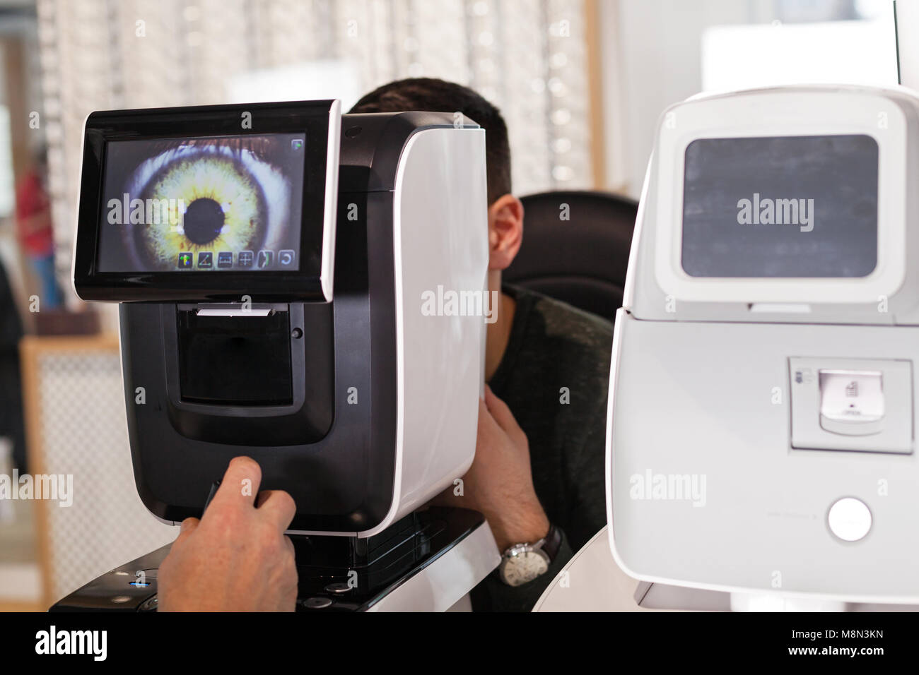 Optometric hi-res stock photography and images - Alamy