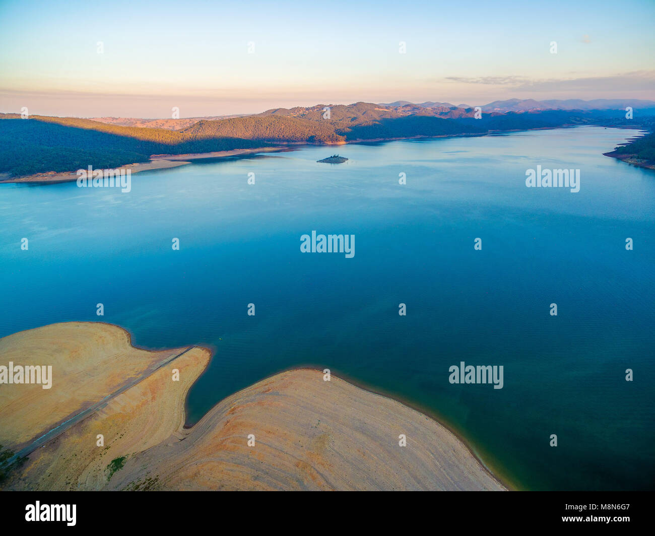 Lake Burrinjuck and mountains at sunset. New South Wales, Australia ...