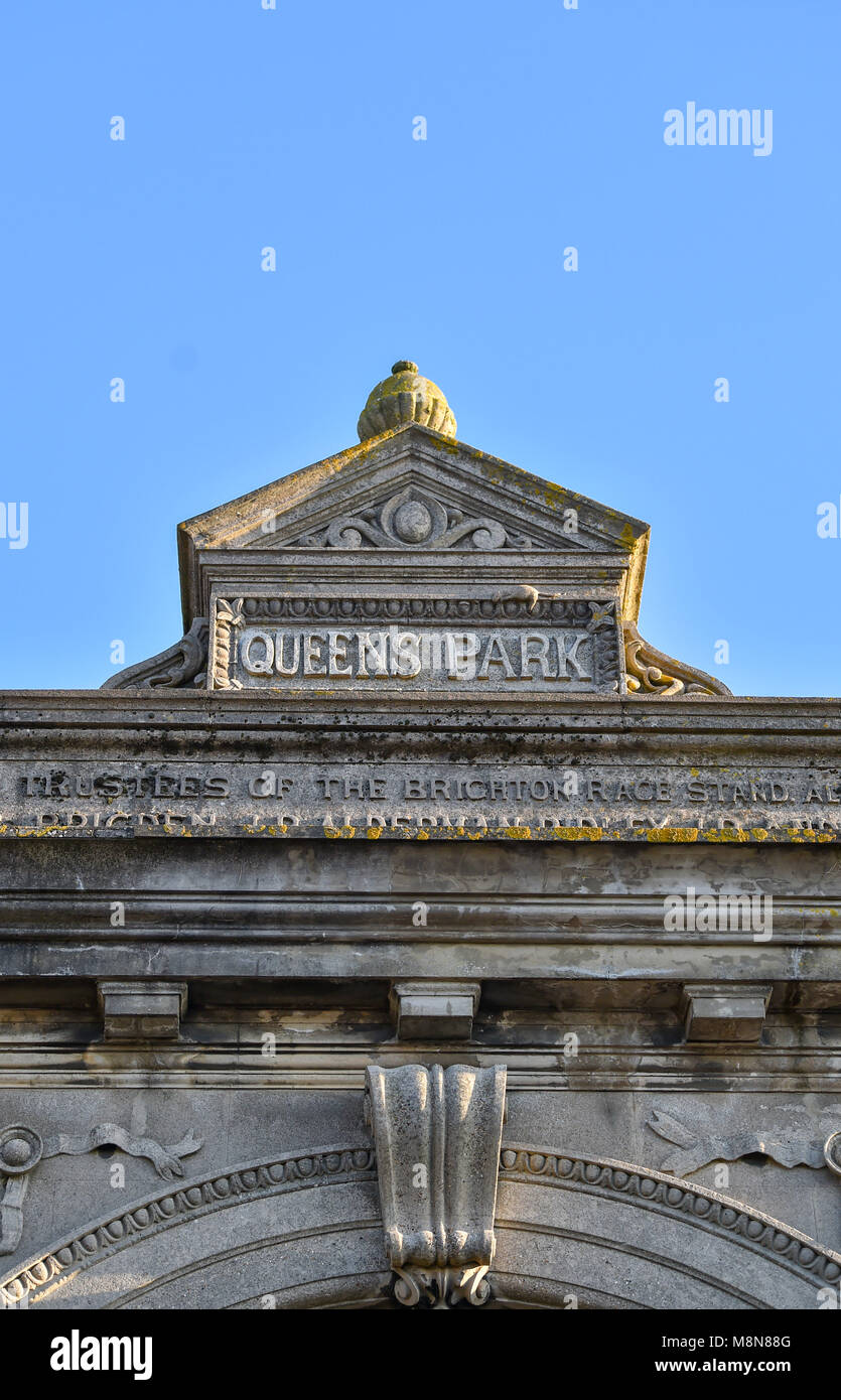 Queens gate entrance hi-res stock photography and images - Alamy