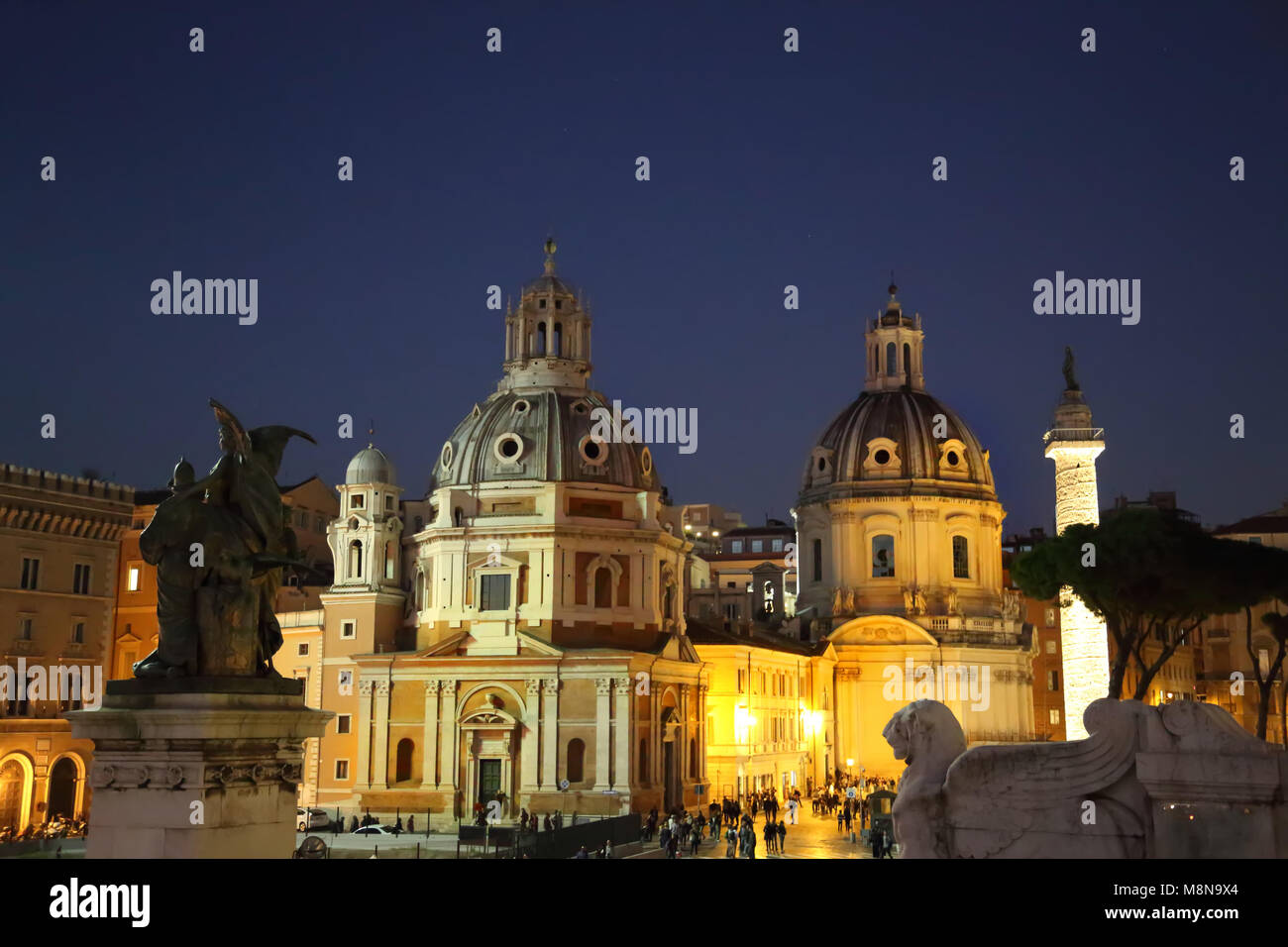 The vittoriano in venezia square hi-res stock photography and images ...