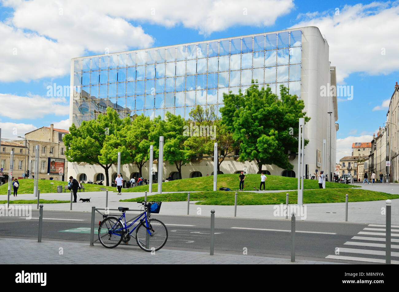 Modern square of the ancient French city Bordeaux Stock Photo - Alamy