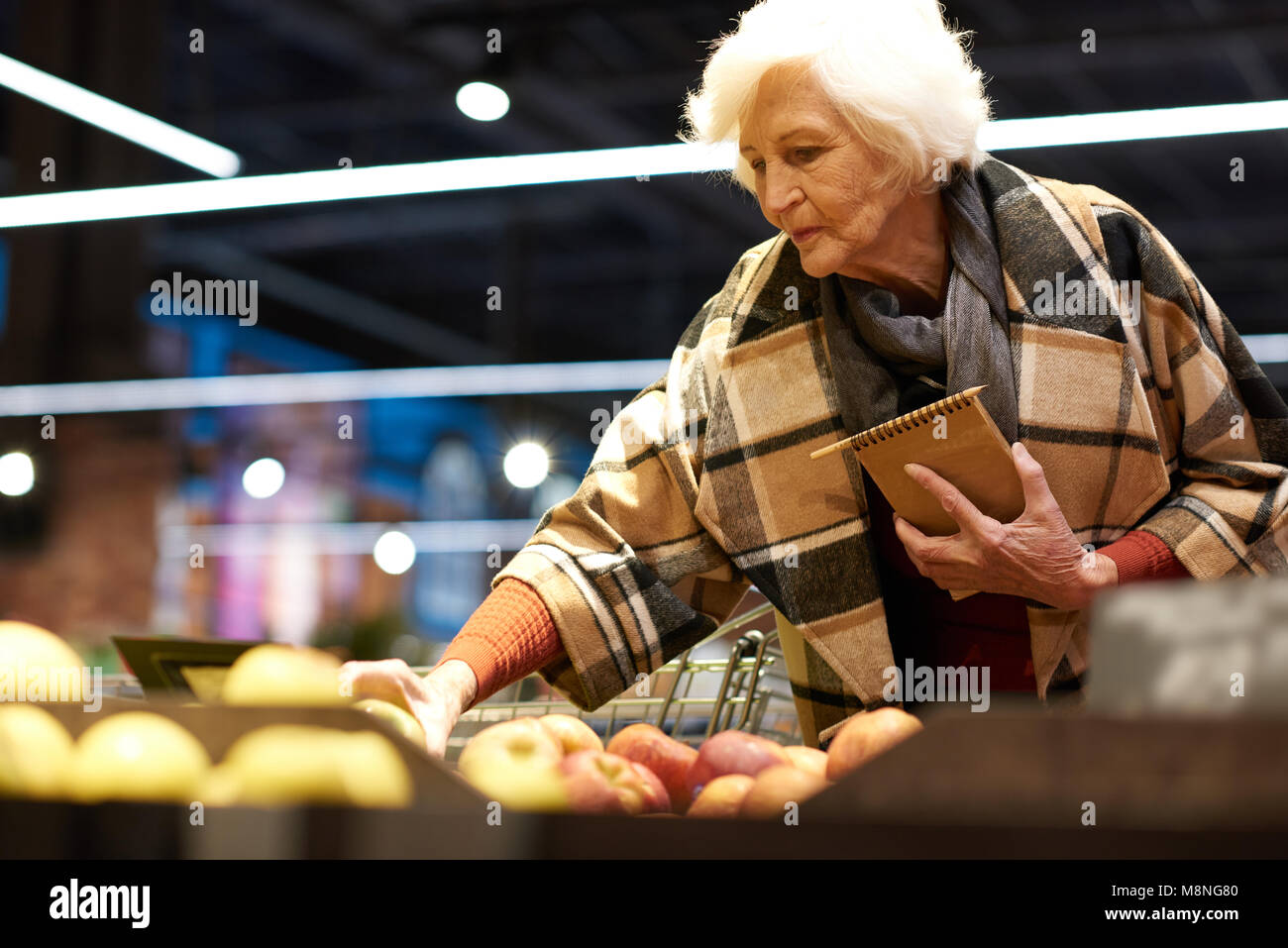 Elegant Senior Woman in Grocery Store Stock Photo - Alamy