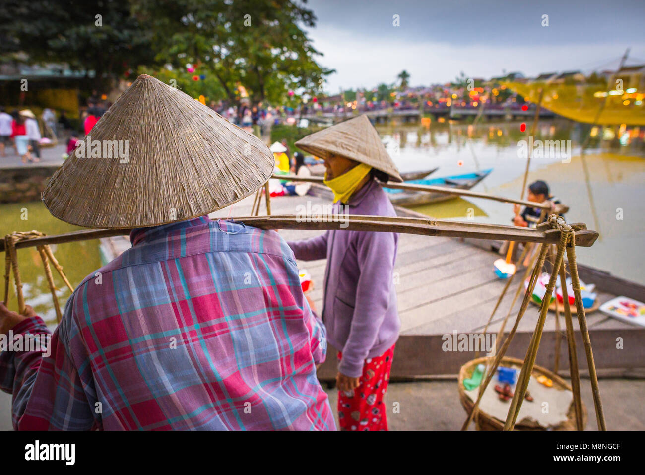Bamboo conical hat vietnam hi-res stock photography and images - Alamy