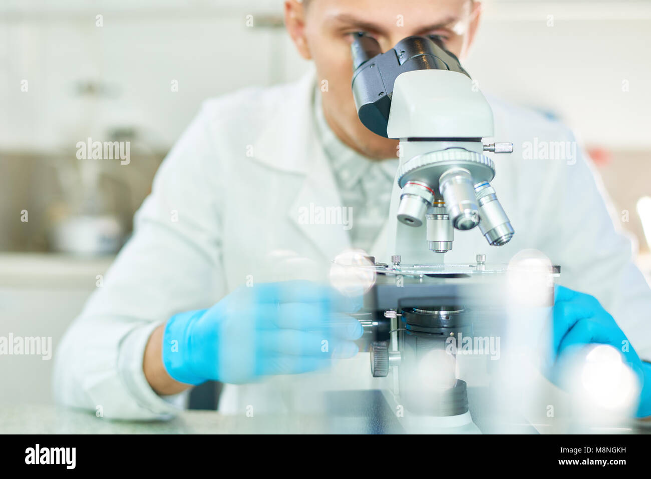 Artificial white cell hi-res stock photography and images - Alamy