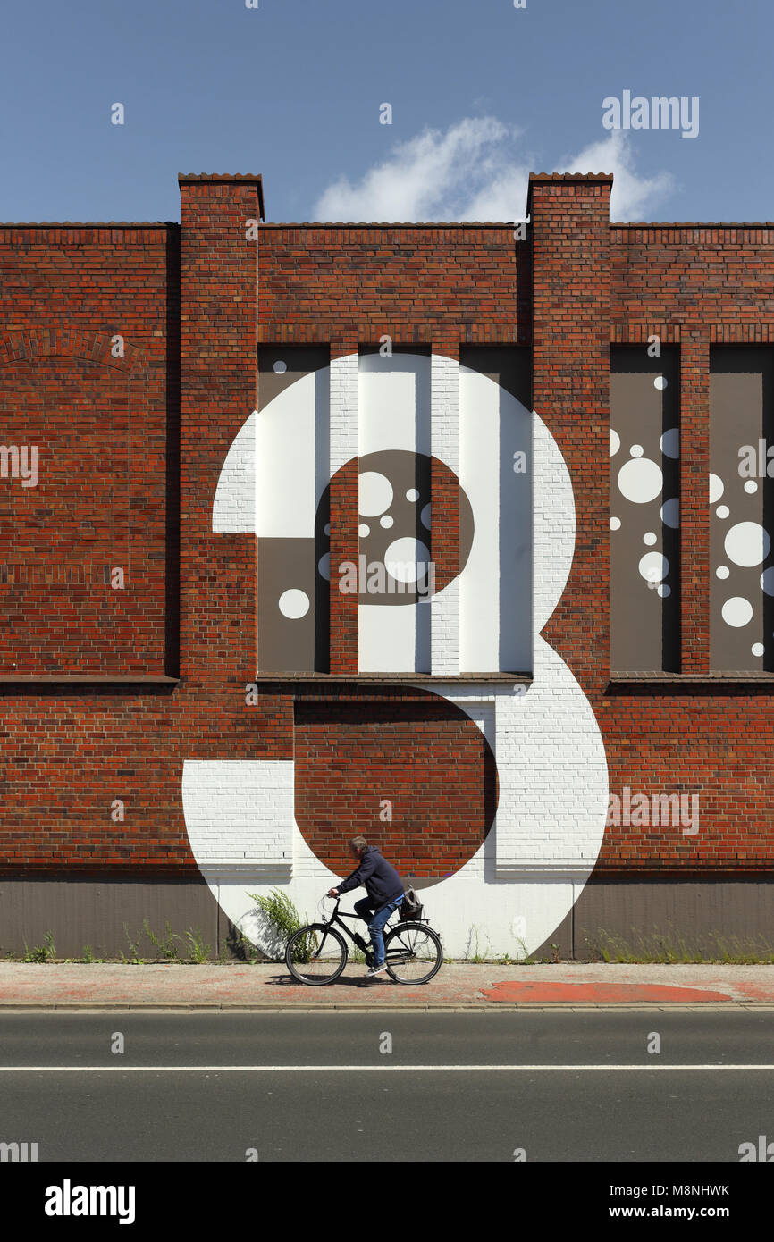 Oversized Number 3 On Brick Wall Stock Photo - Alamy