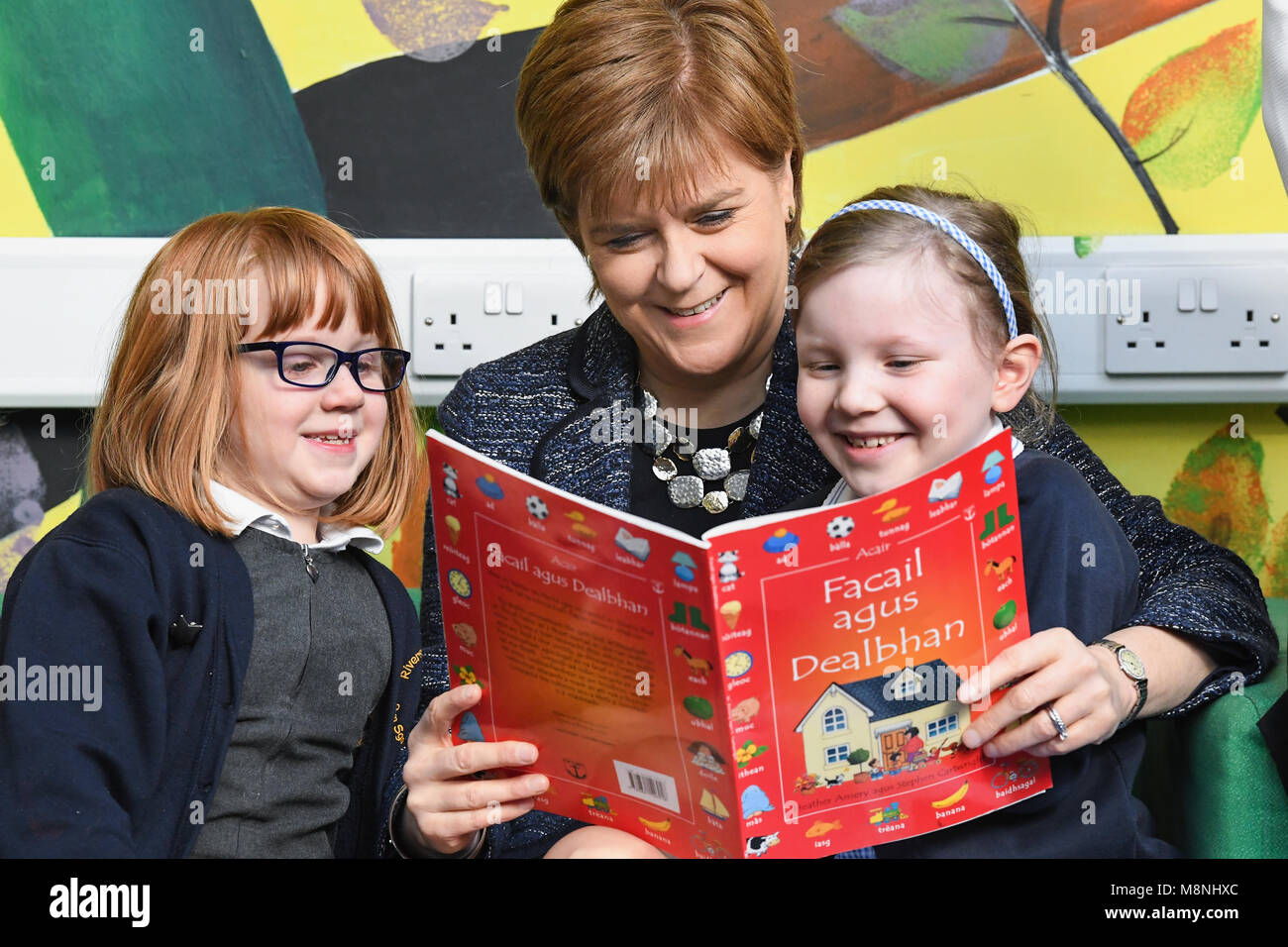 Nicola sturgeon at riverside primary school in stirling hi-res stock ...