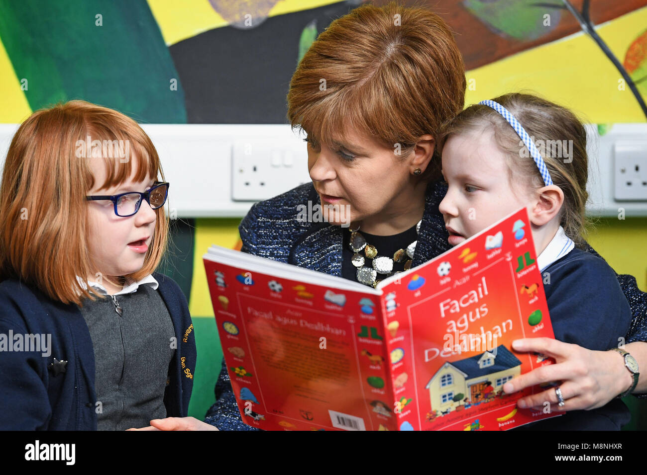 Nicola sturgeon at riverside primary school in stirling hi-res stock ...