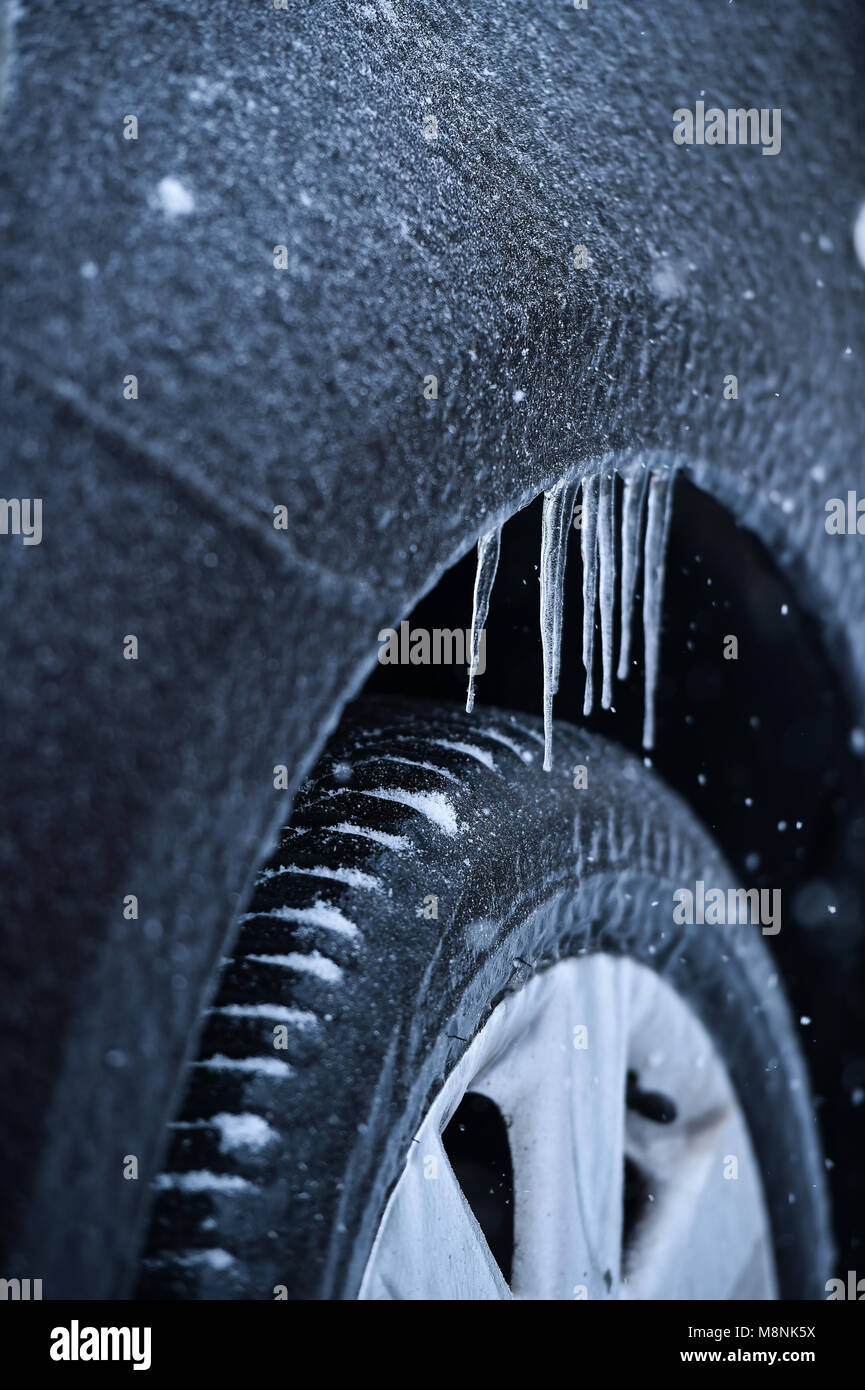 Car covered in ice during freezing rain phenomenon Stock Photo - Alamy