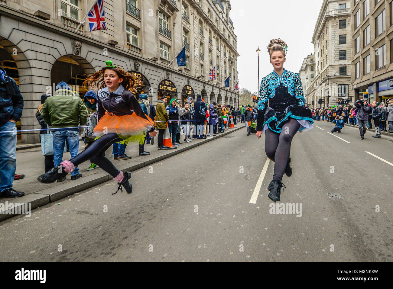 Irish dancers hi-res stock photography and images - Alamy