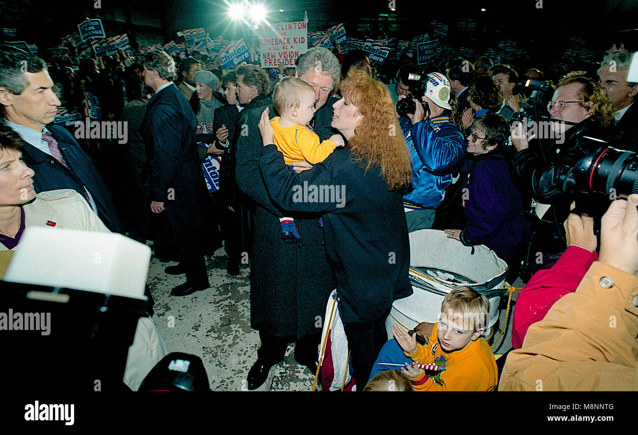 George bush 1992 campaign hi-res stock photography and images - Alamy